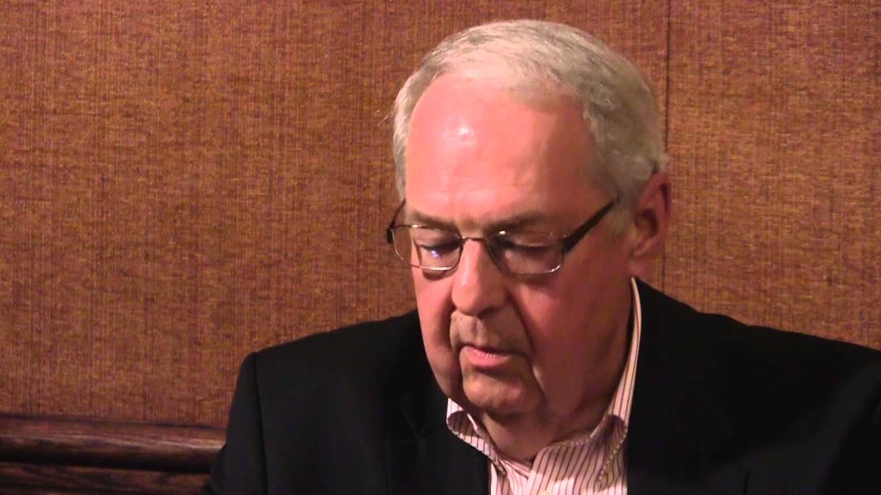 Robert Munson, Aurora College '68 - YouTube