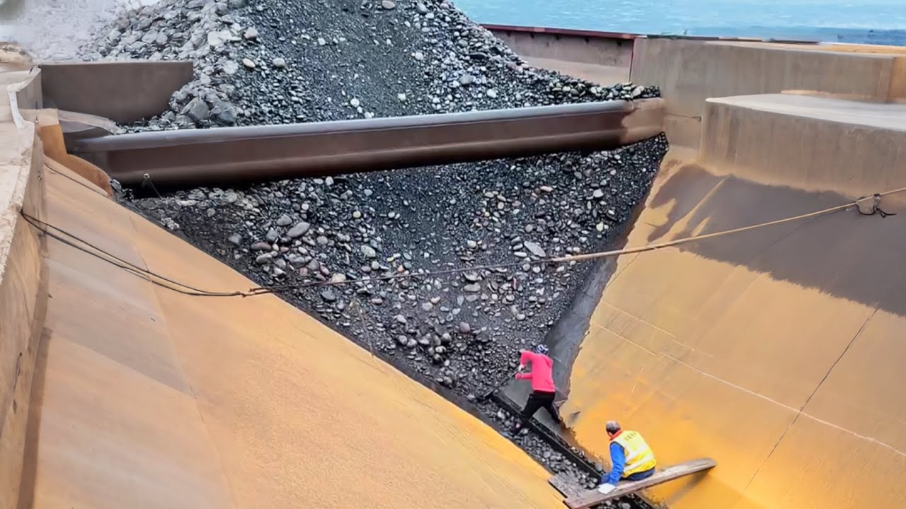 Barge Unloading 4800 Tons of Large Cobblestones - Part 1 - Vlog of Work ...