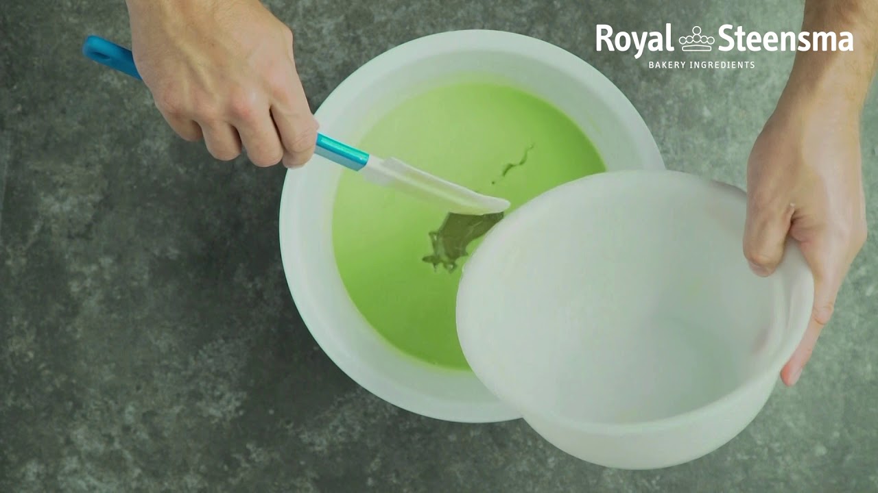 Royal Steensma - Souplesse mirror glaze - YouTube