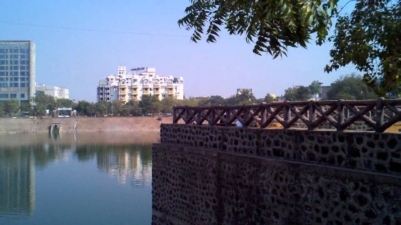 Ahmedabad: Vastrapur Lake - YouTube