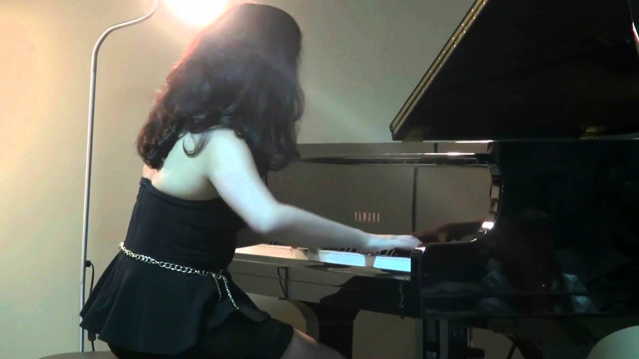 Sara Saba Performe Graduation Exam - YouTube