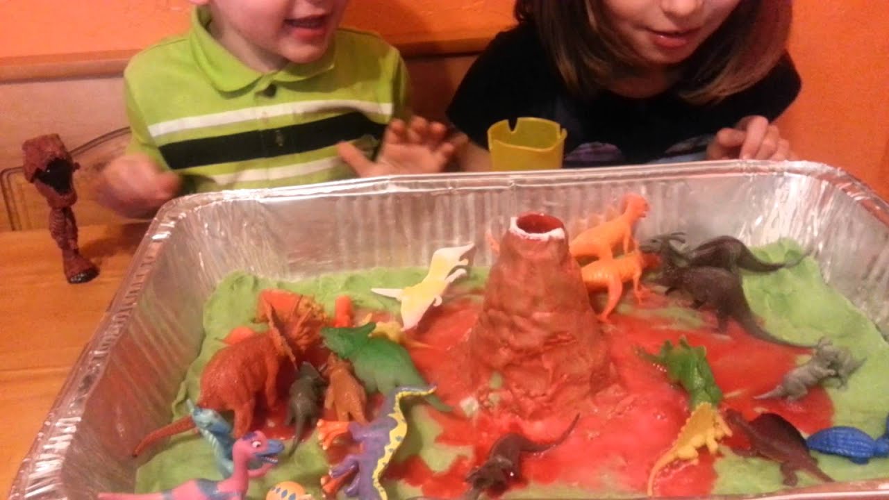 Playdough volcano - YouTube