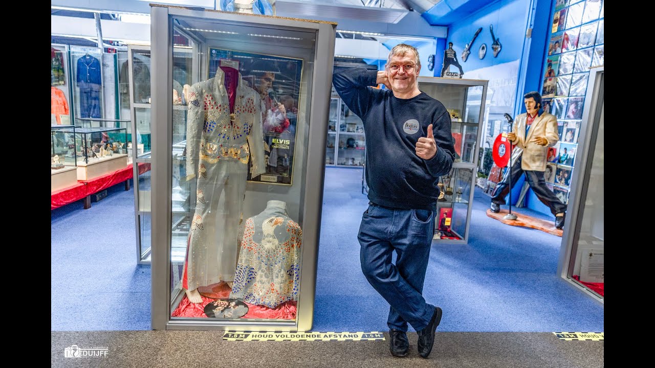 Azing Moltmaker eigenaar Beatles & Elvismuseum Alkmaar vertelt o a over ...