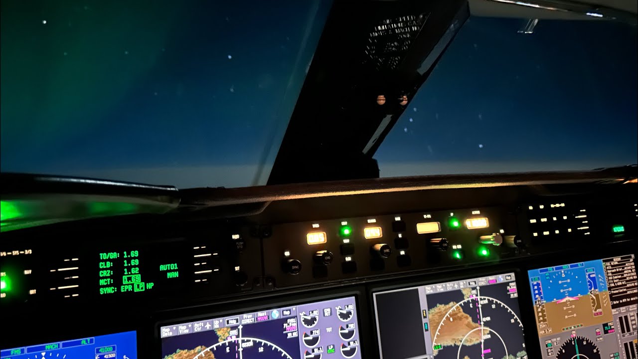 Sunrise over the Atlantic from a G-550 cockpit #aviation #aviationdaily ...