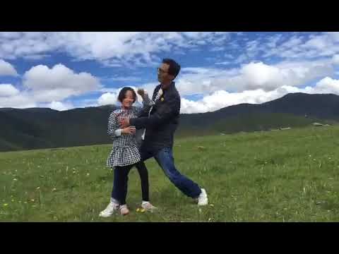 a 7 years old girl poop into her pants while dancing on the mountains