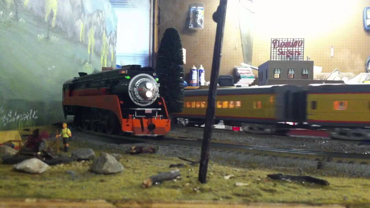 Lionel Legacy FEF & GS-4 - YouTube