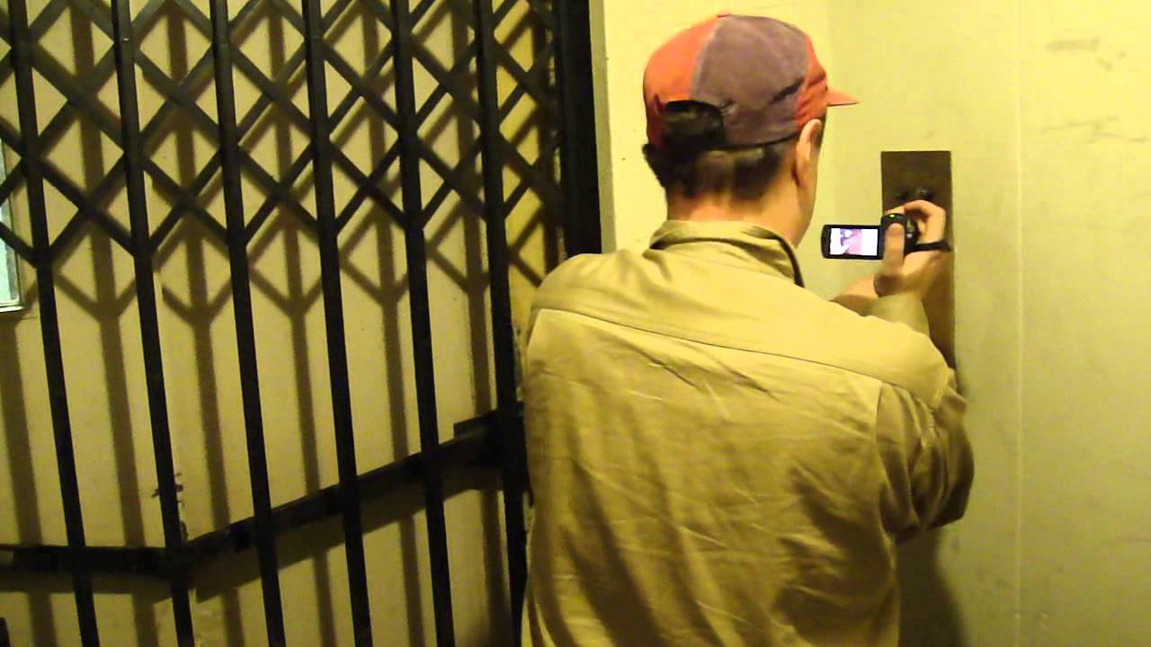 Dieselducy Filming an Elevator: Episode 2 - YouTube