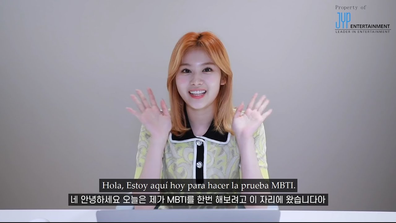 [SUB ESP] TWICE TV “Finding TWICE’s MBTI” EP. SANA - YouTube