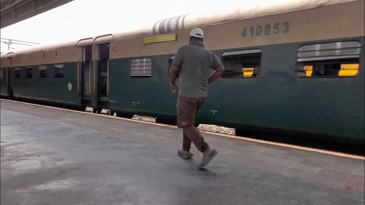 07674 ndd - ns memu express arrival and departure at tanuku - YouTube