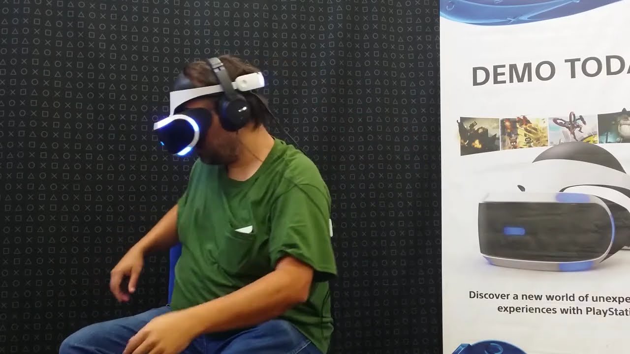 TSFRJ reaction to Playstation VR shark cage demo - YouTube