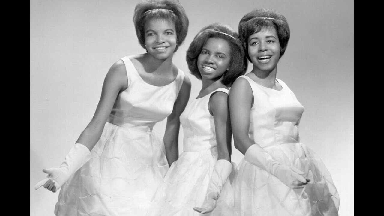 Gee The Moon is Shining Bright_Dixie Cups (Stereo_1) 1964 - YouTube