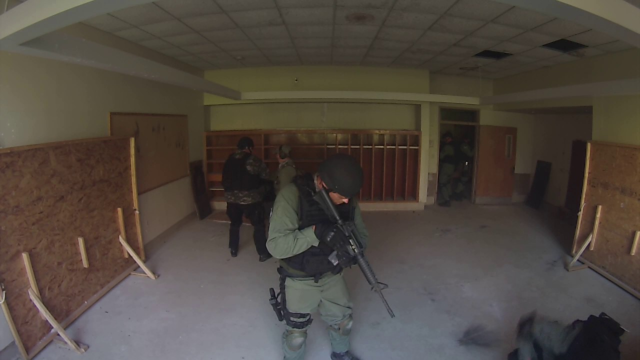 ENTRY LEVEL SWAT CQB SINGLE ROOM 1 - YouTube