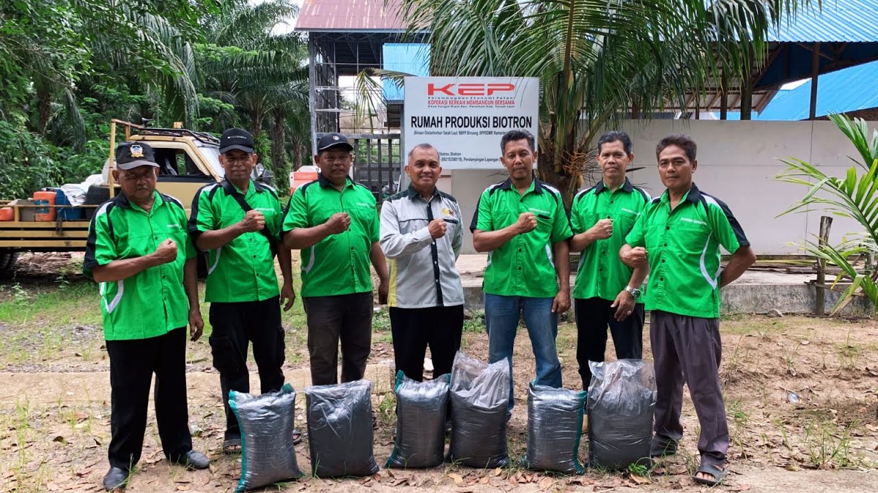 PEMBUATAN BIOTRON (Biochar Three in One) - YouTube