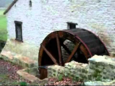 Restauration d'une roue à augets et installation d'un système de ...