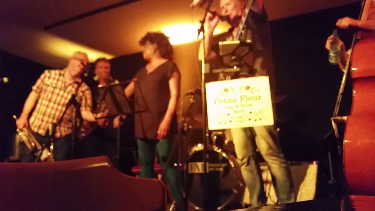 Jean Lyons in der Frankfurter Art bar - YouTube