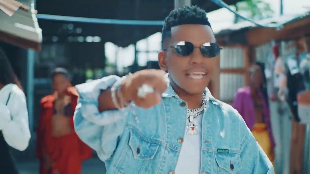 King 98 Ft Diamond Platnumz Kachiri Official Music Video - YouTube
