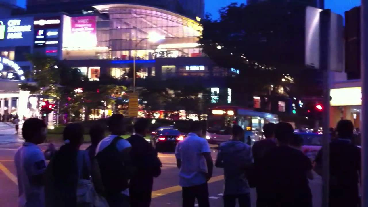 Singapore Serangoon Road At Night - YouTube