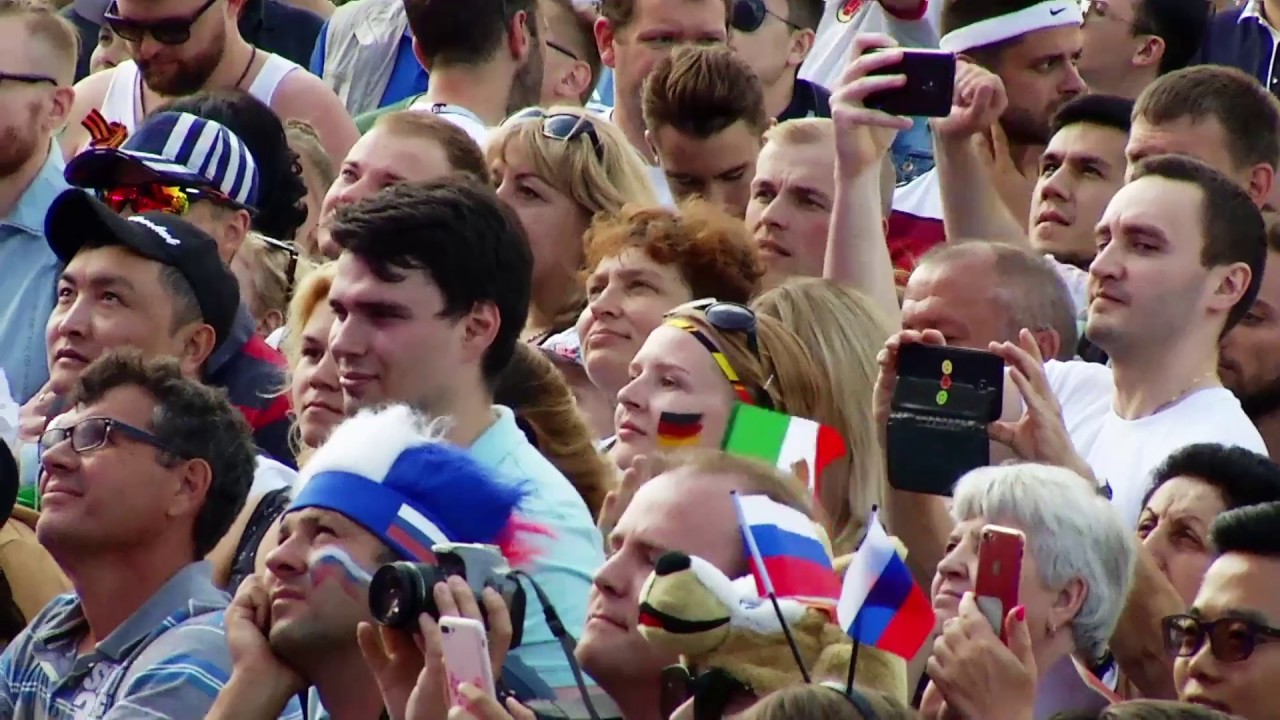 Gravel Walk. Moscow & District Pipe Band FIFA Fan Fest 2018 - YouTube