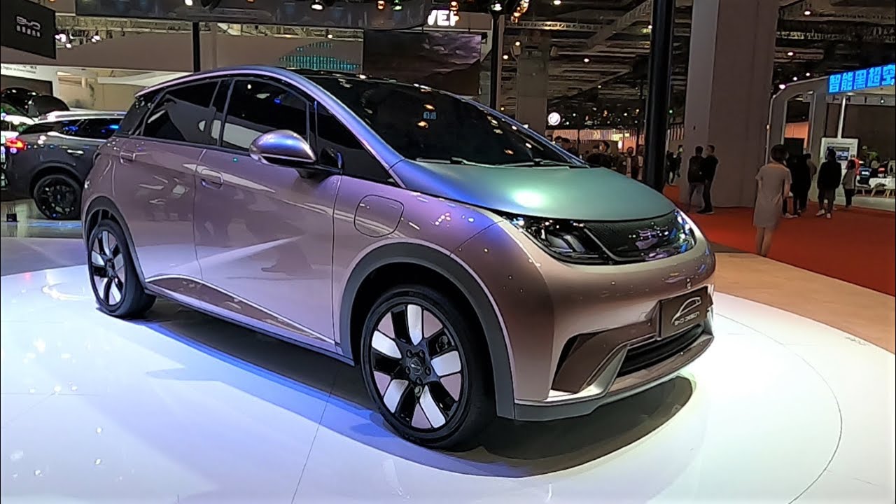 2022 BYD EA1 EV Walkaround—2021 ShangHai Motor Show—2022款比亚迪EA1亮相 - YouTube