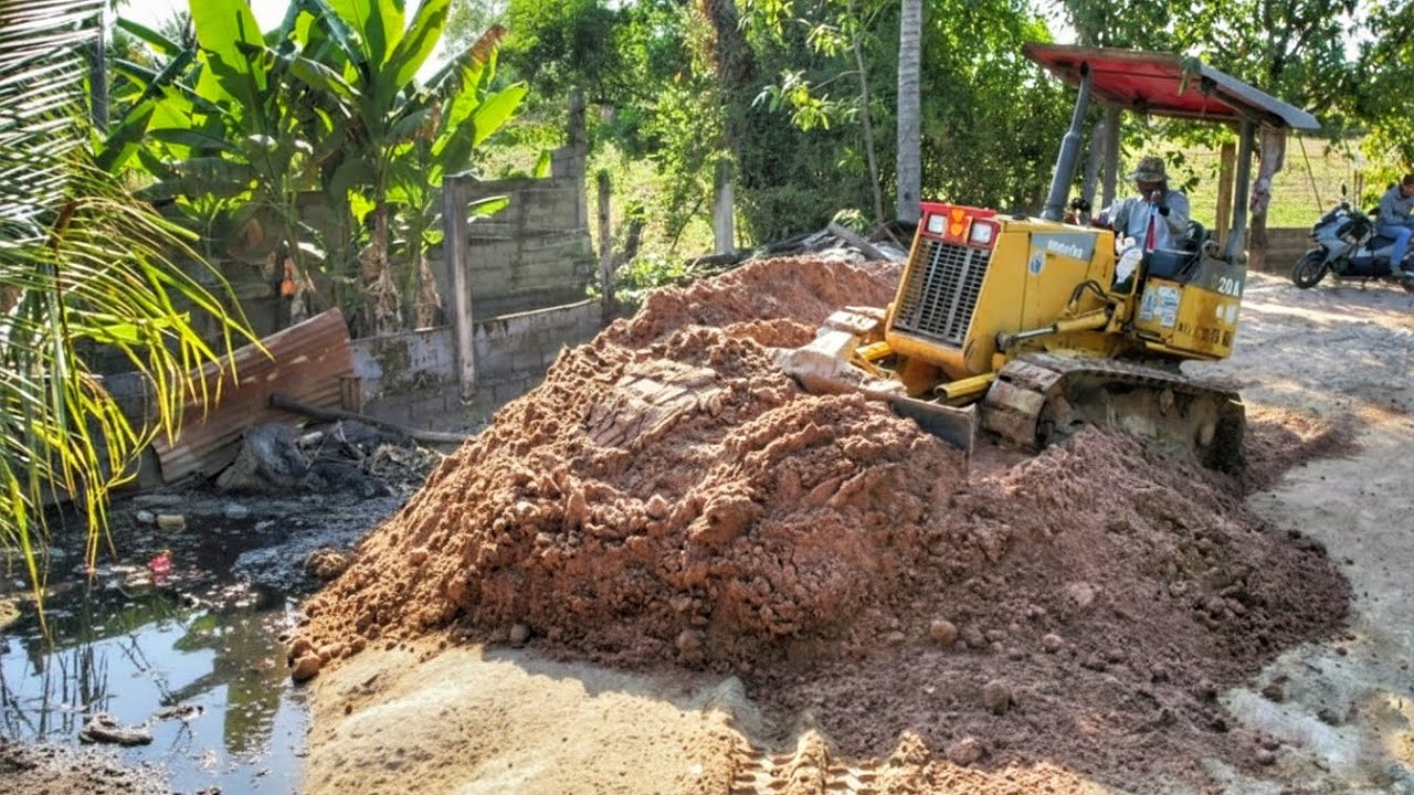 Cleaning up trash and mud in the backyard - YouTube