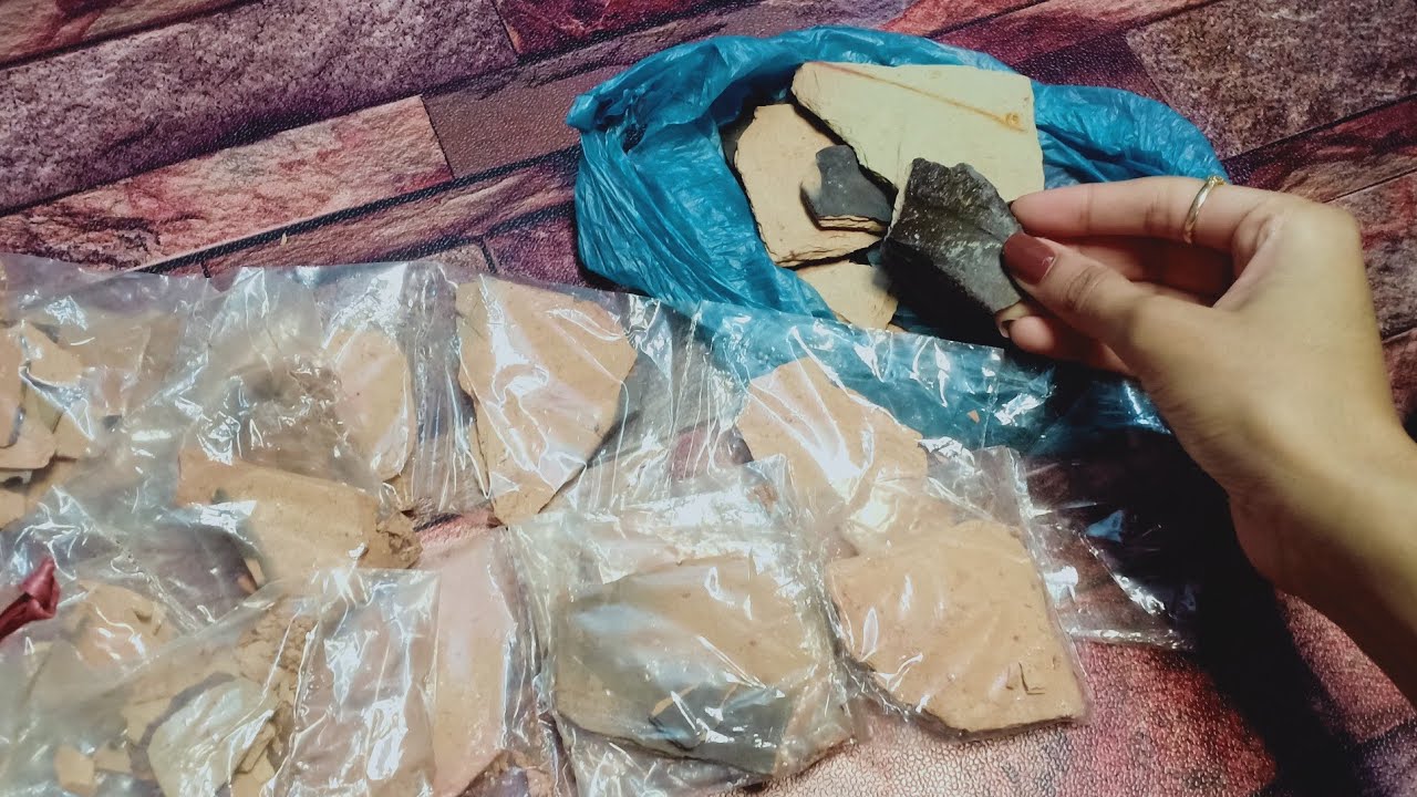 Roasted multani mitti crunchy / easily available / packet multani mitti ...