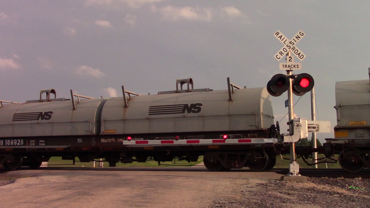 UP 7440 West in Morrison, IL 6/3/20 - YouTube