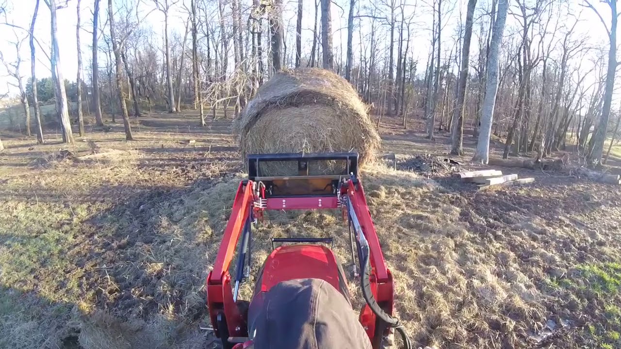 Moving hay with the rk37 - YouTube