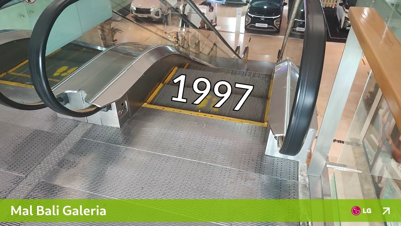 LG LN-series Escalator · Mal Bali Galeria, Kuta - YouTube