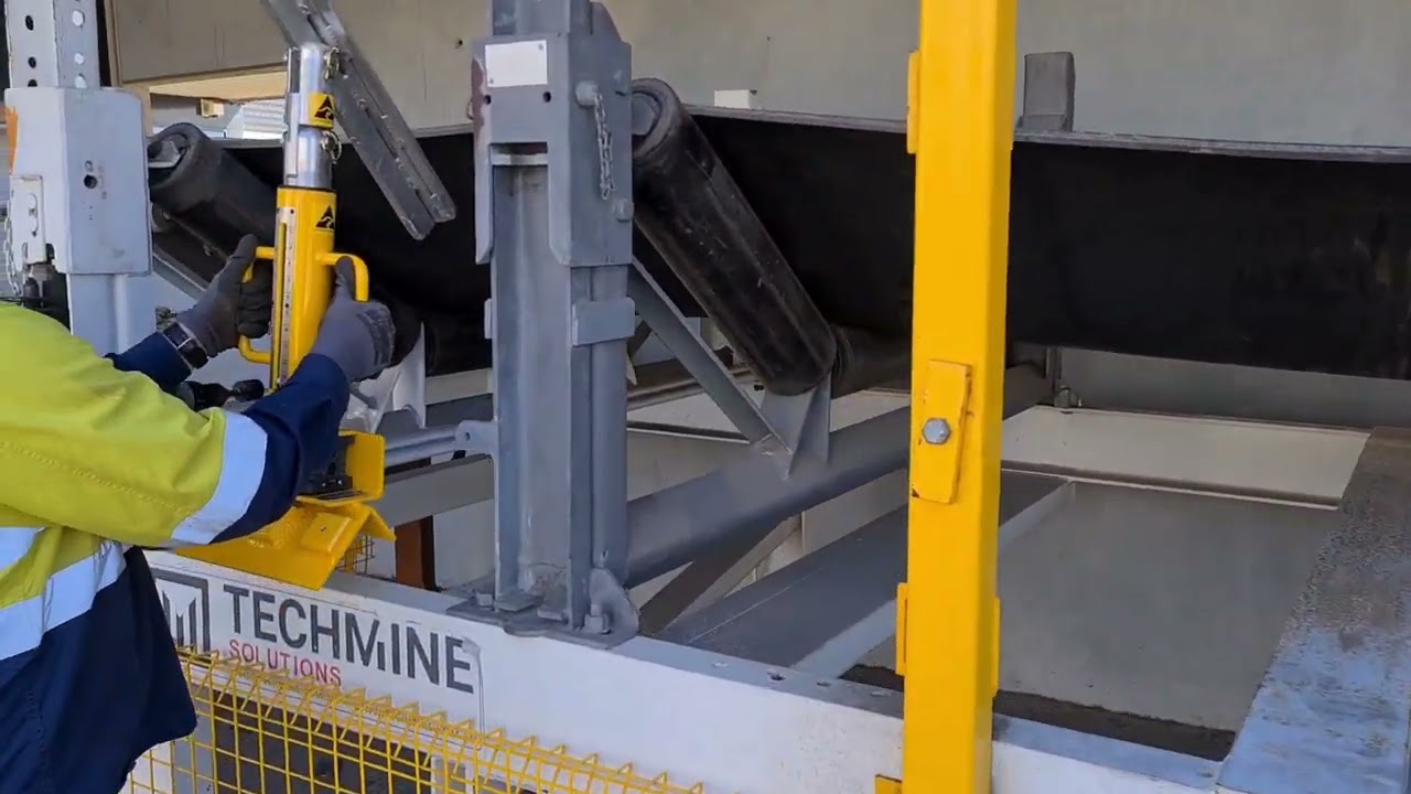 Techmine Wing Lifter Safe Use - YouTube