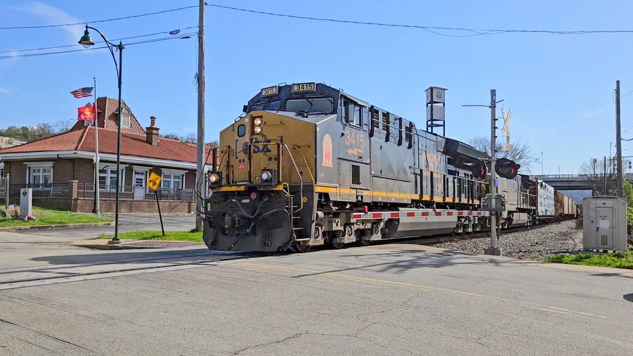 CSX Georgia Road sticker unit 3415 leads long train through Homestead ...