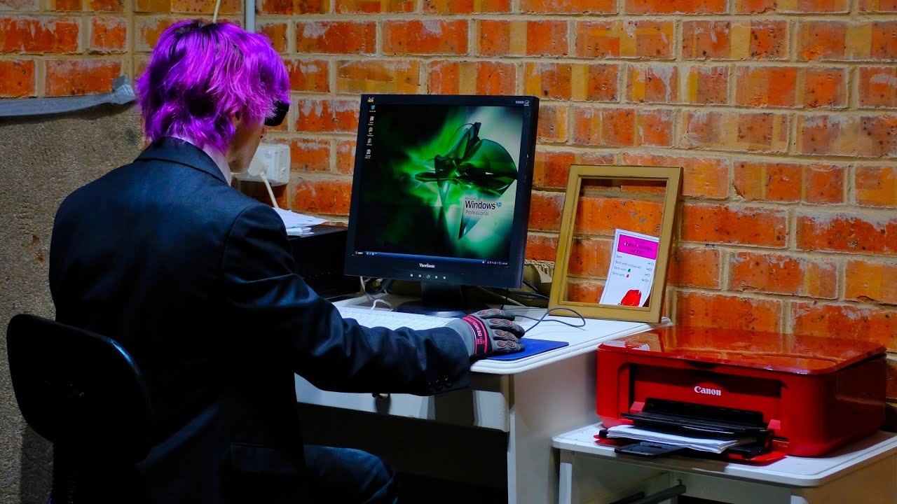 Angry Office Man's Windows XP Professional Computer Destruction - YouTube