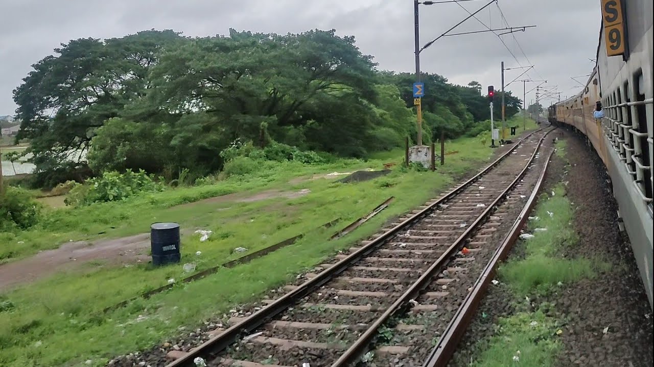 Diesel Engine 🚂, Train No:18520, Mumbai LTT - Visakhapatnam via ...