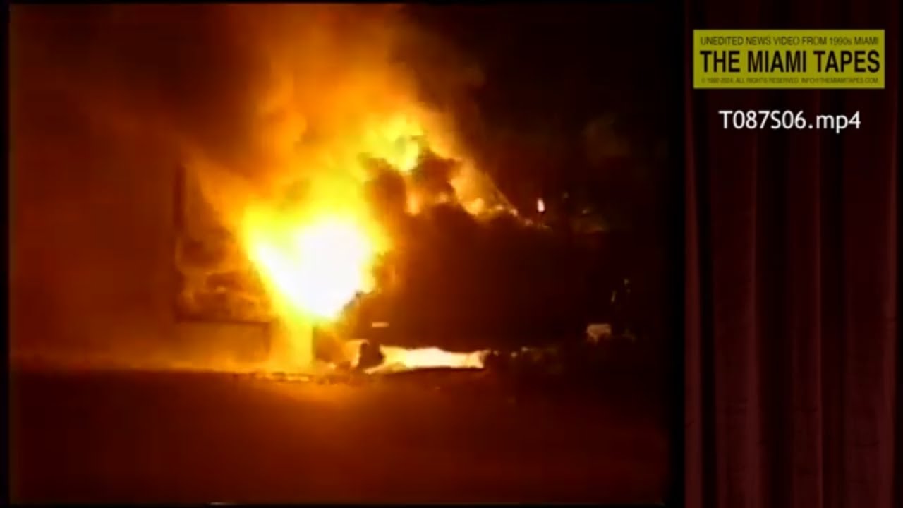 T087S06: Miami firefighter knocks down fully-involved car fire. - YouTube