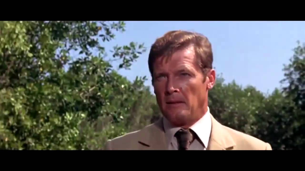 James Bond Live and Let Die Crocodile Jump - YouTube