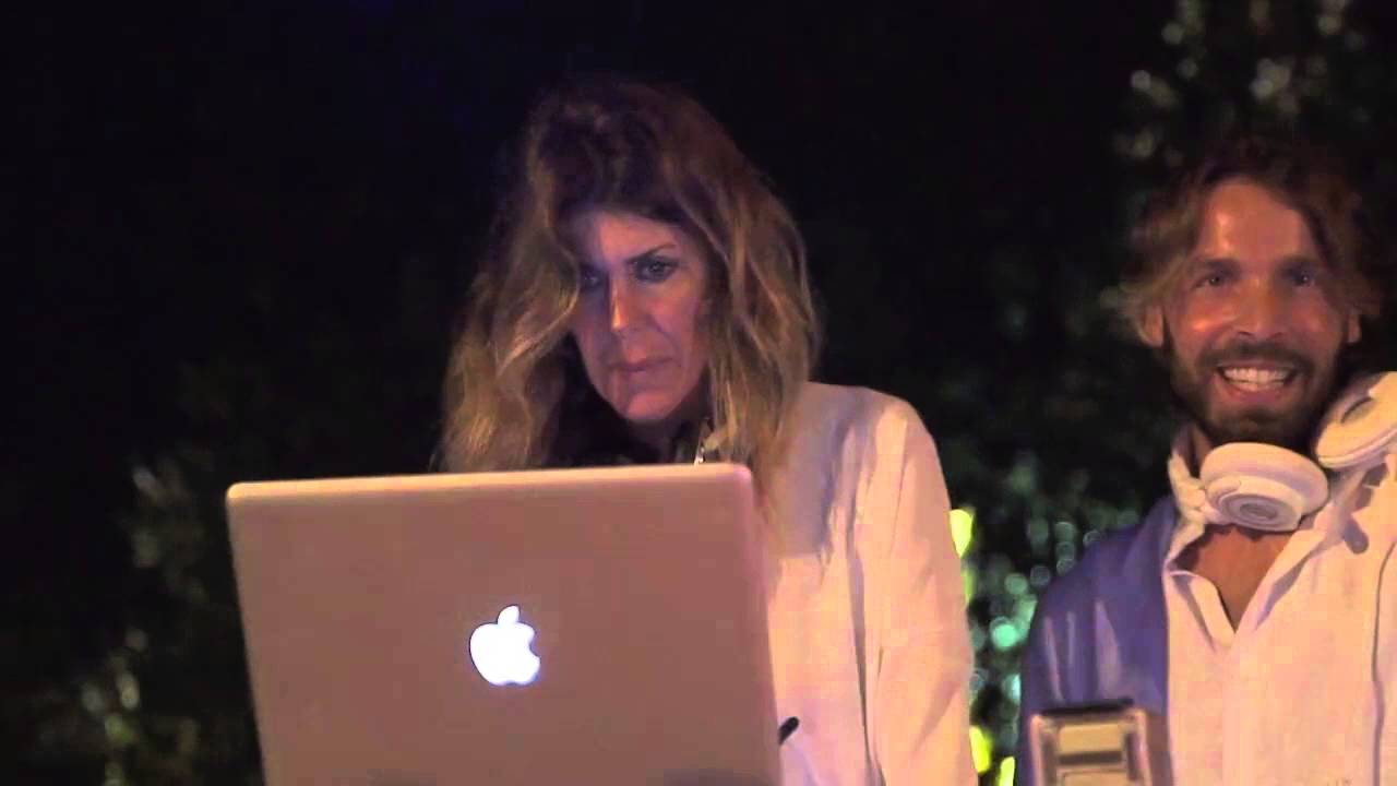 DJ VICKY MAIN HD - YouTube
