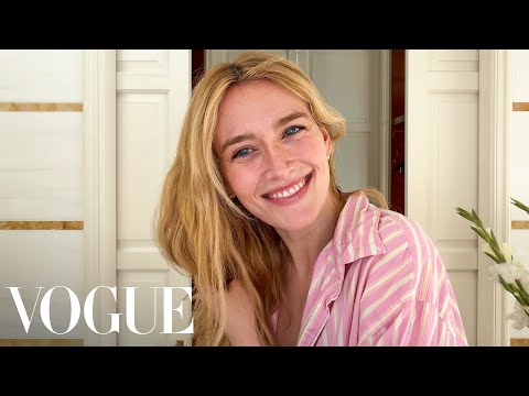 Sarah Pidgeon's Blonde Hair Beauty Routine | Beauty Secrets | Vogue