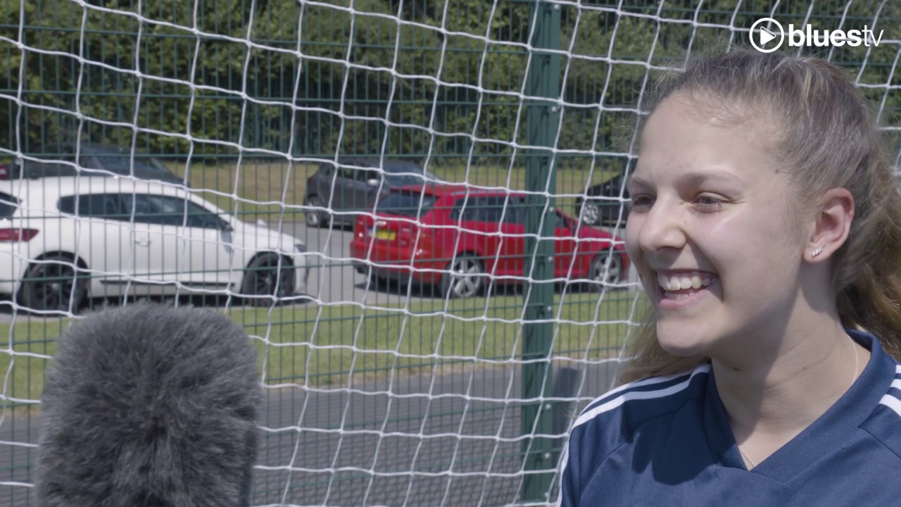 INTERVIEW | Heidi Logan signs first professional contract - YouTube