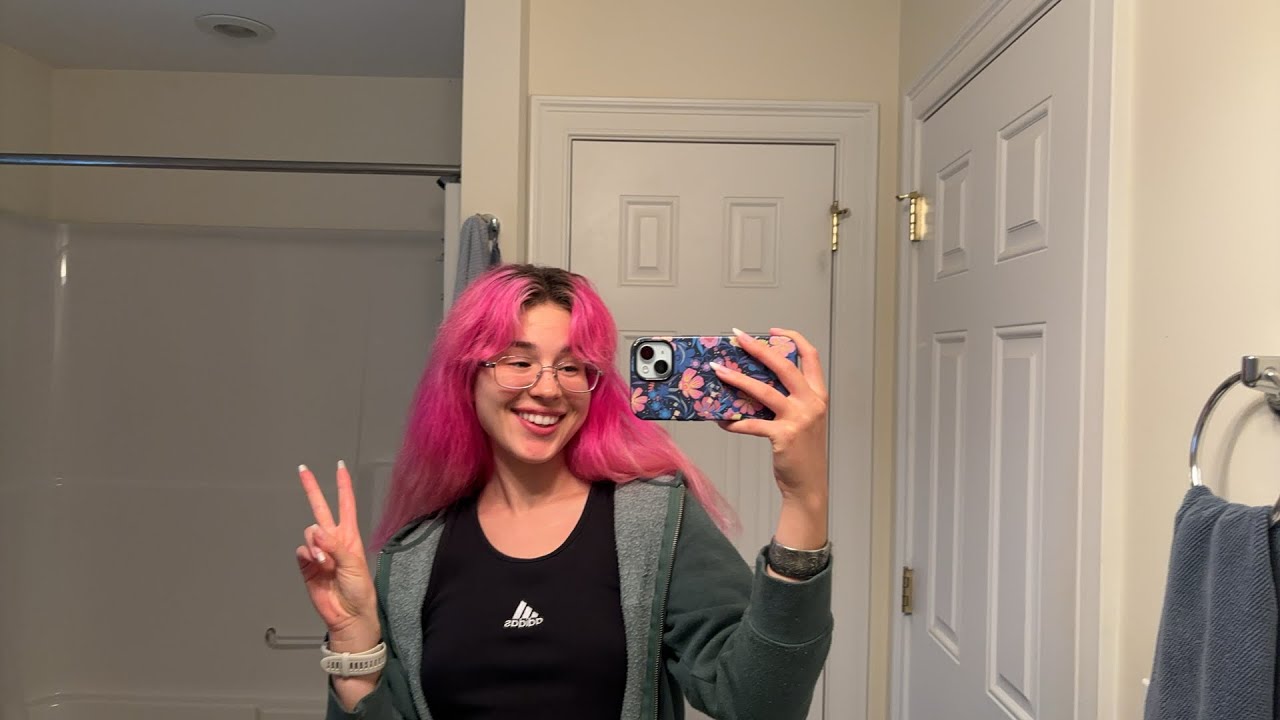 dying my hair pink🧞‍♀️🩷🌺 then probably doing asmr - YouTube