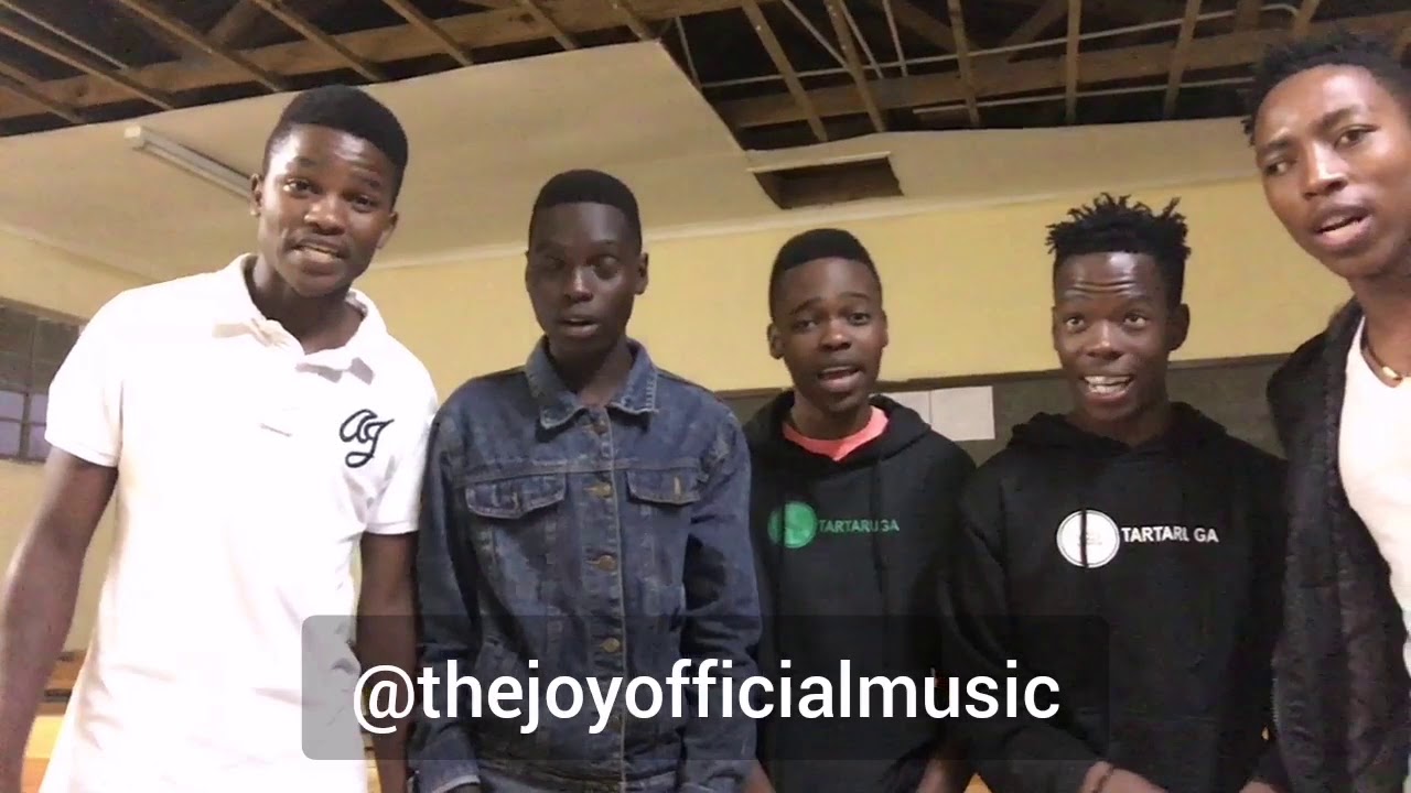 @BillWithers - Lean on me Cover by The Joy - YouTube