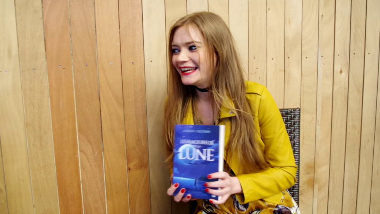 Interview LIZZIE FELTON - La mécanique des livres - YouTube
