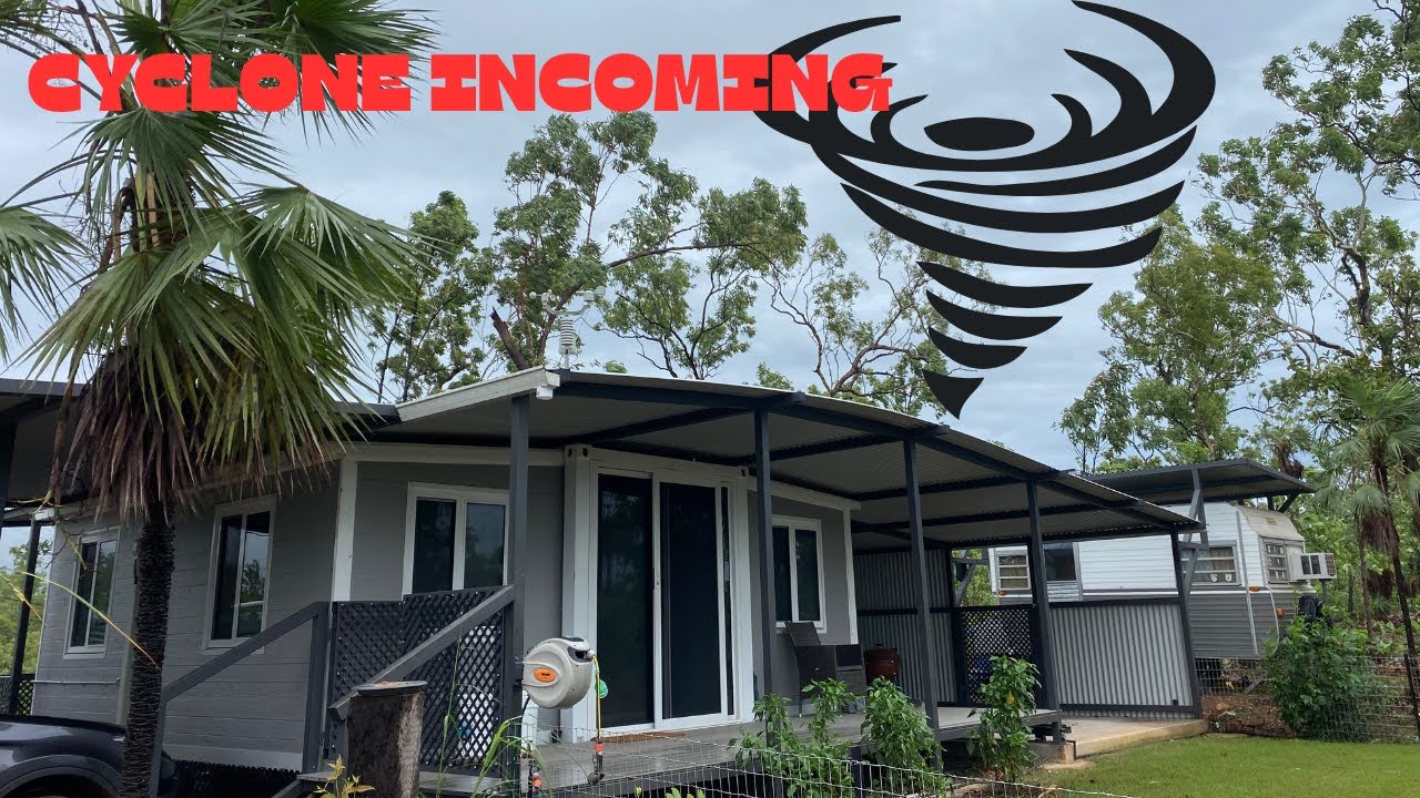 Our first CYCLONE in the EXPANDABLE CONTAINER HOME! Wind and Rain ...