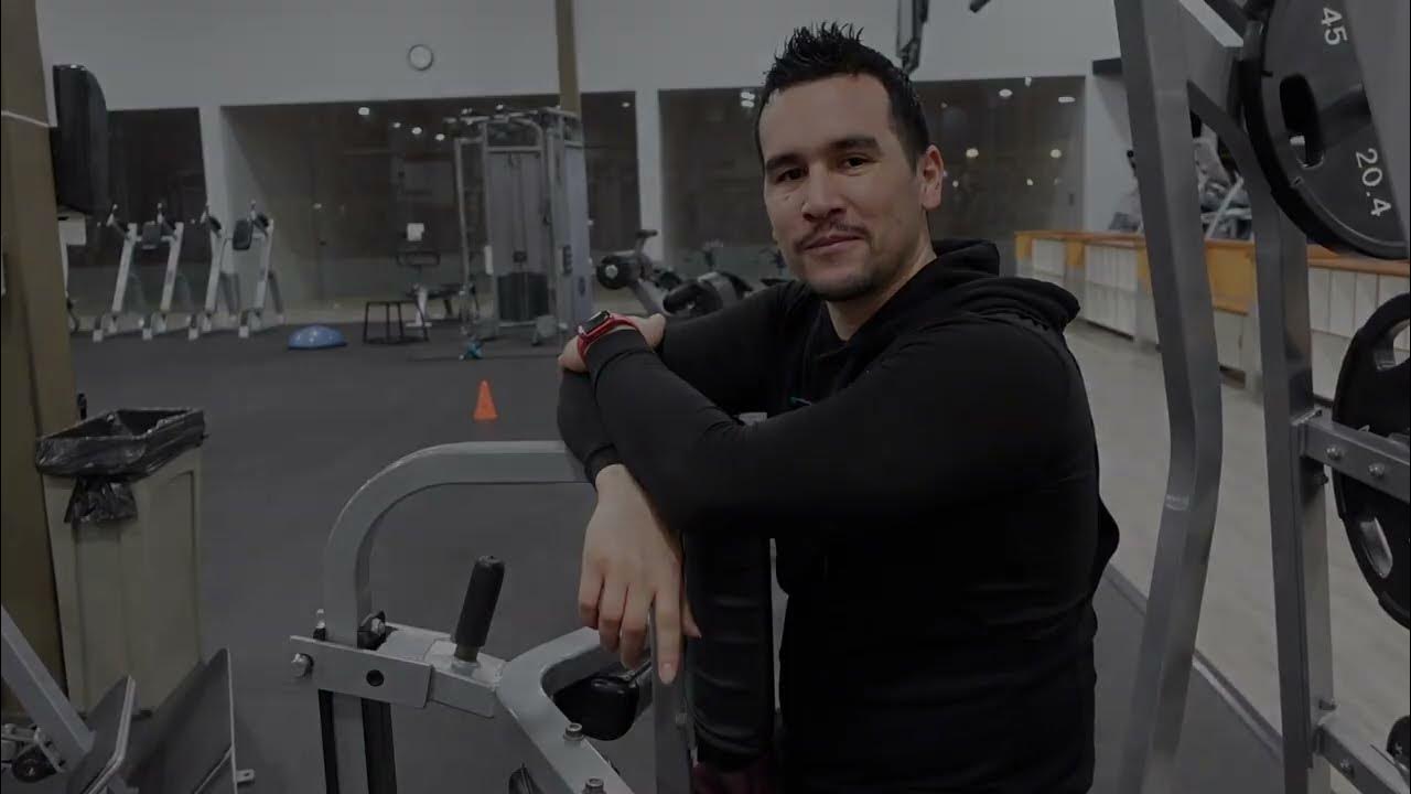 ISO-Lateral High Row (Hammer Strength) - YouTube