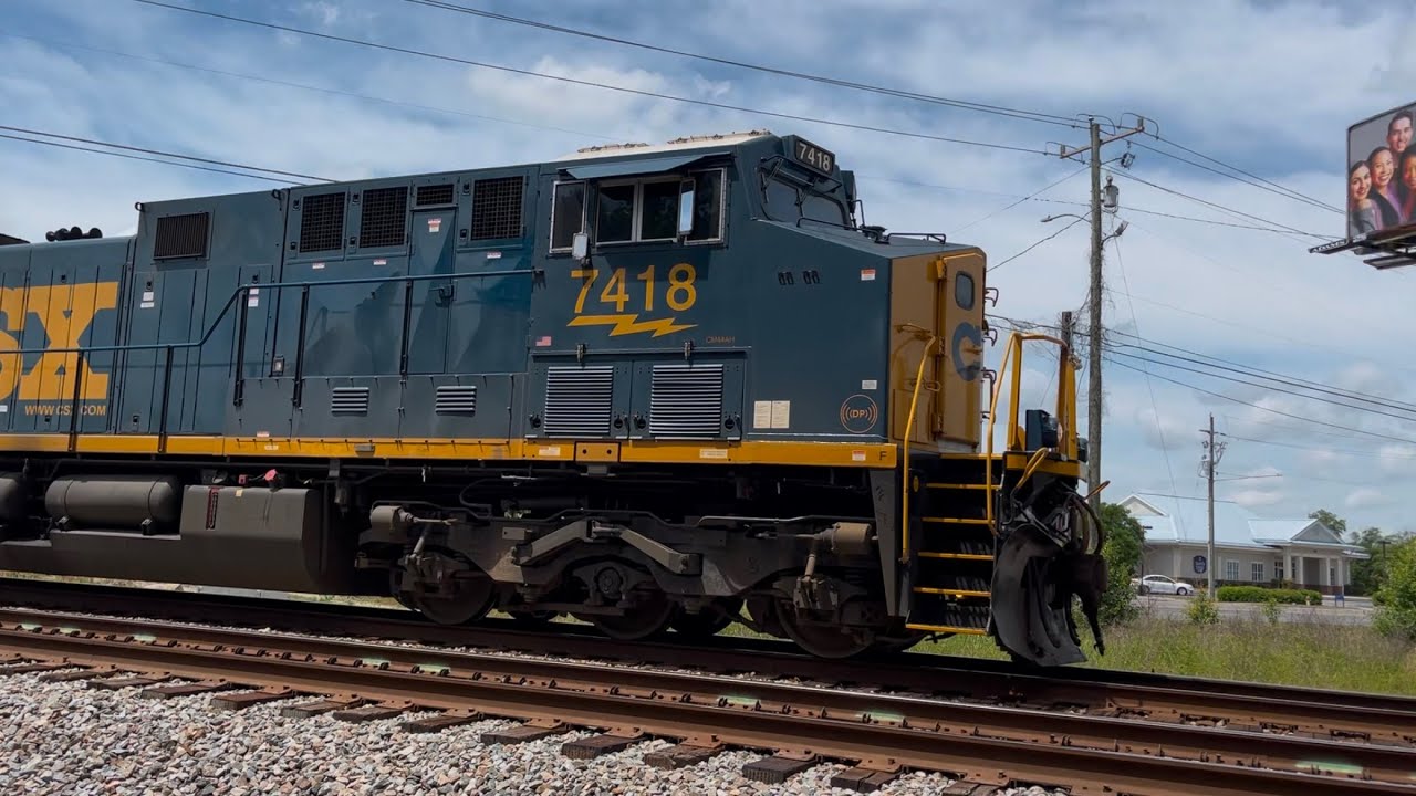 CSX 7418 Leads CSX M410-03 NB Manifest Train Florence SC With Shave ...