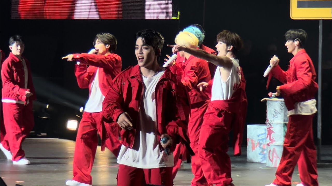 Seventeen - Mansae I Left & Right I Very Nice Be The Sun Tour ...