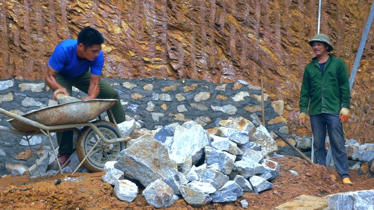 The exhausted son worked hard to have funds to search for his elderly ...