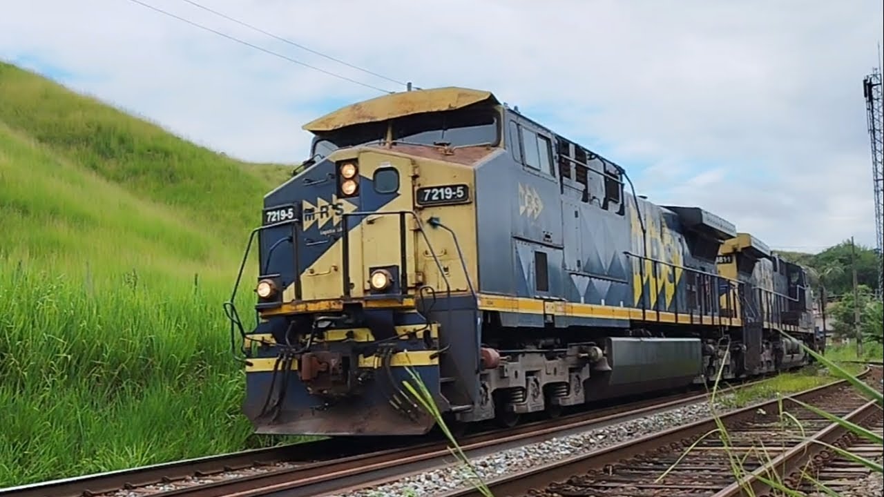 Locomotivas MRS AC44I Passando com plataforma vazias 🚂🚂 - YouTube