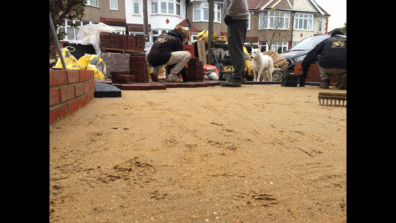 Time-Lapse - Building a Front Garden. Little Acorns Landscapes - YouTube