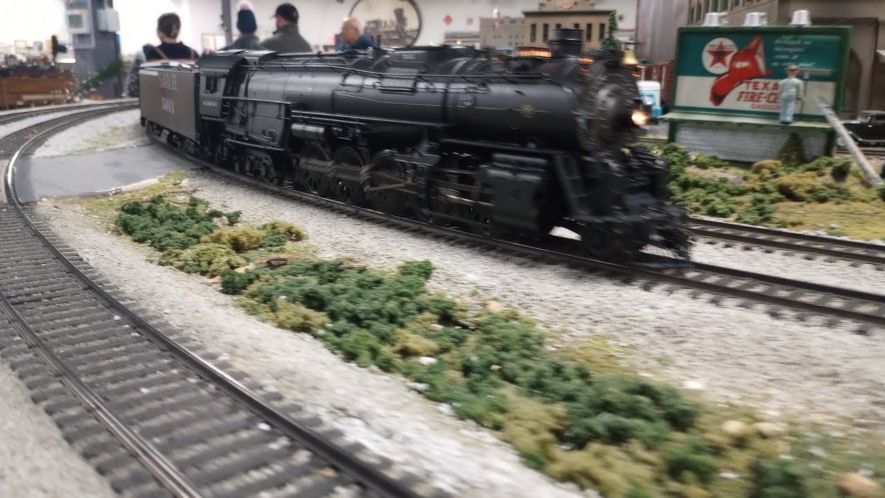 2 Rail O Scale Santa Fe 2-10-4 and other Brass engines at the Twin City ...