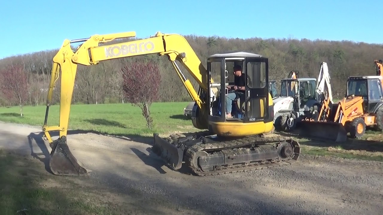 KOBELCO SK75UR MID-SIZED EXCAVATOR WITH BUCKET - YouTube