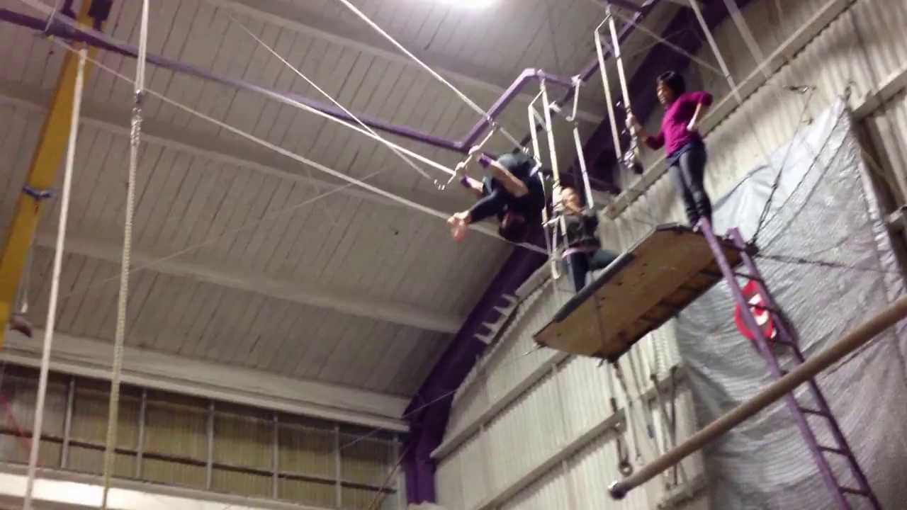 Flying Trapeze Flexus Catch - YouTube